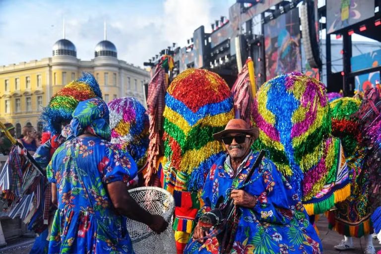 Maracatu é história, cultura e tradição - Josias Gomes